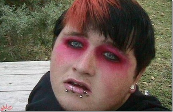 Emirucholandia: Casi me vuelvo emo.